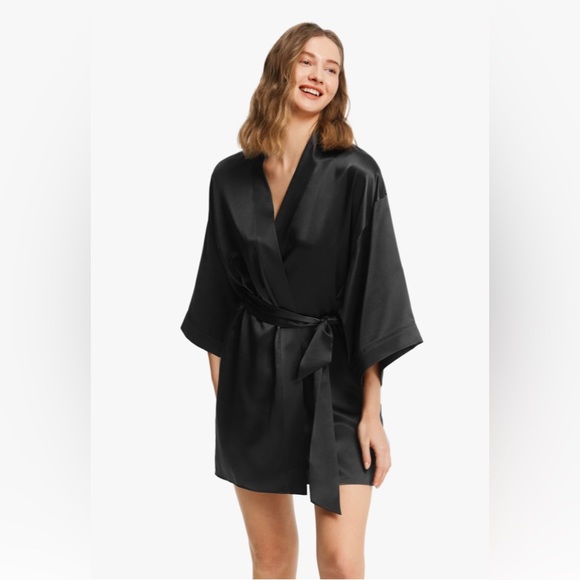 Lilysilk | Intimates & Sleepwear | Nwt Lilysilk Glossy Silk Mini Robe ...